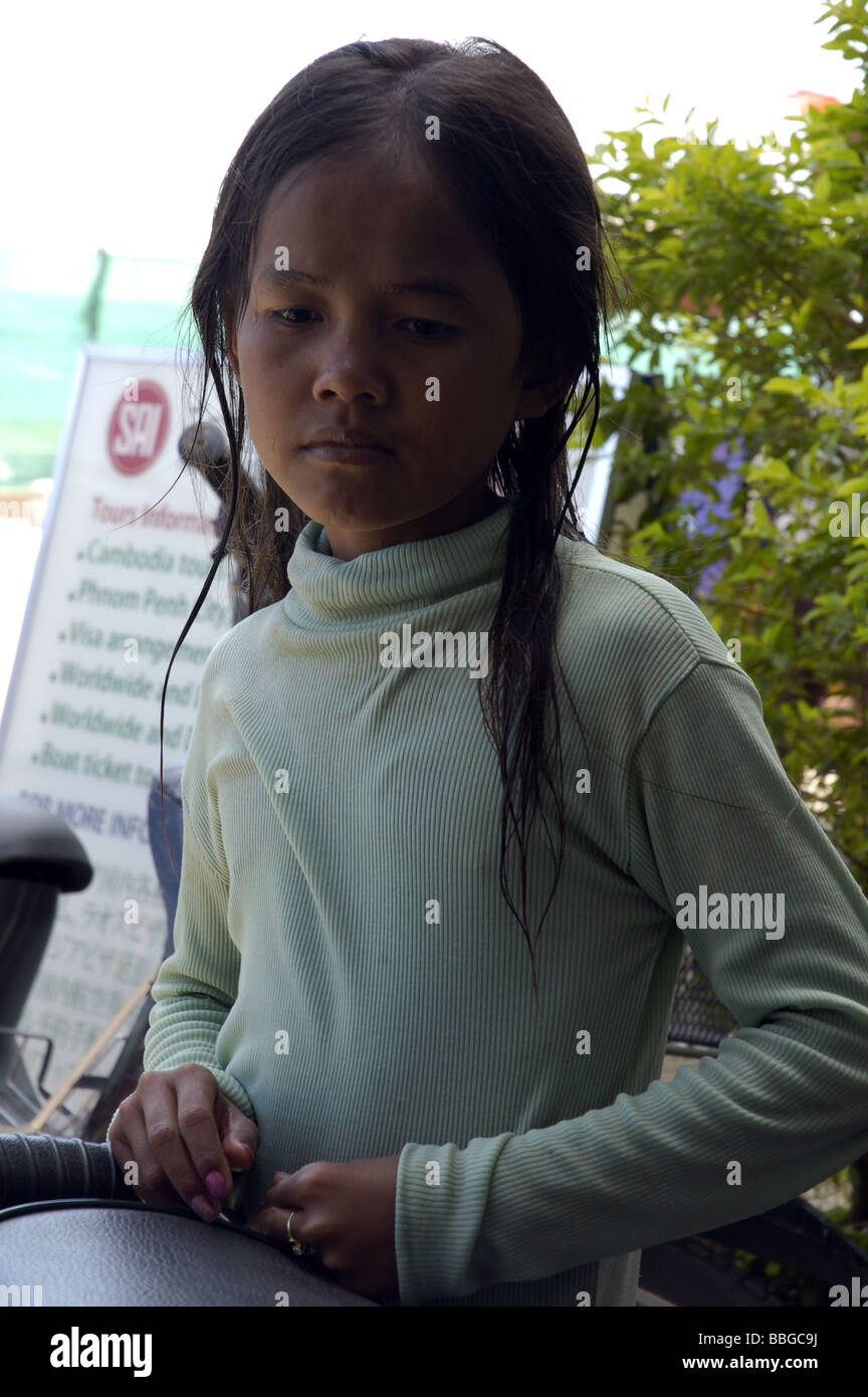 Portrait of cambodian girl in Phnom Penh, Cambodia Stock Photo - Alamy