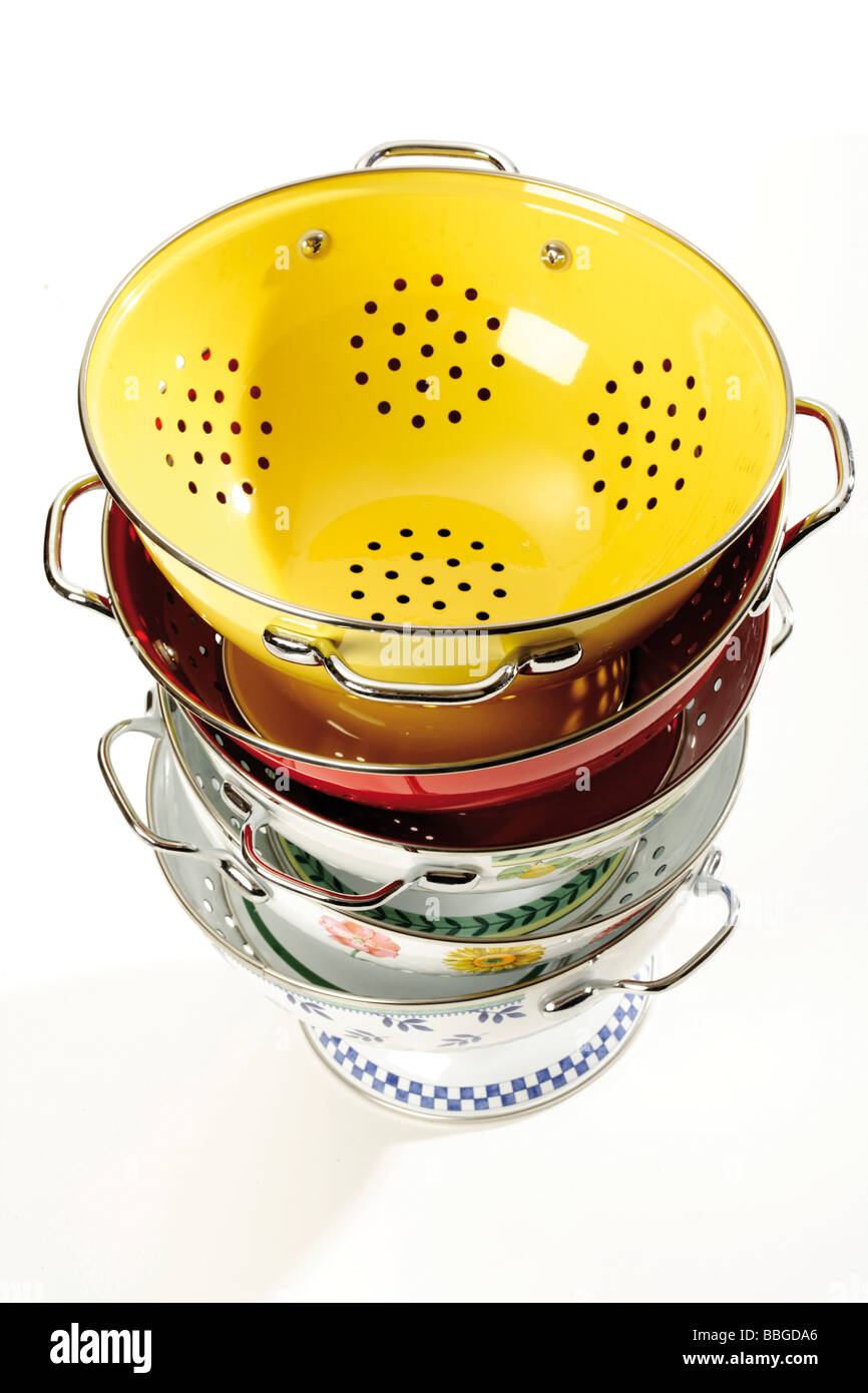 Colanders strainers hi-res stock photography and images - Alamy
