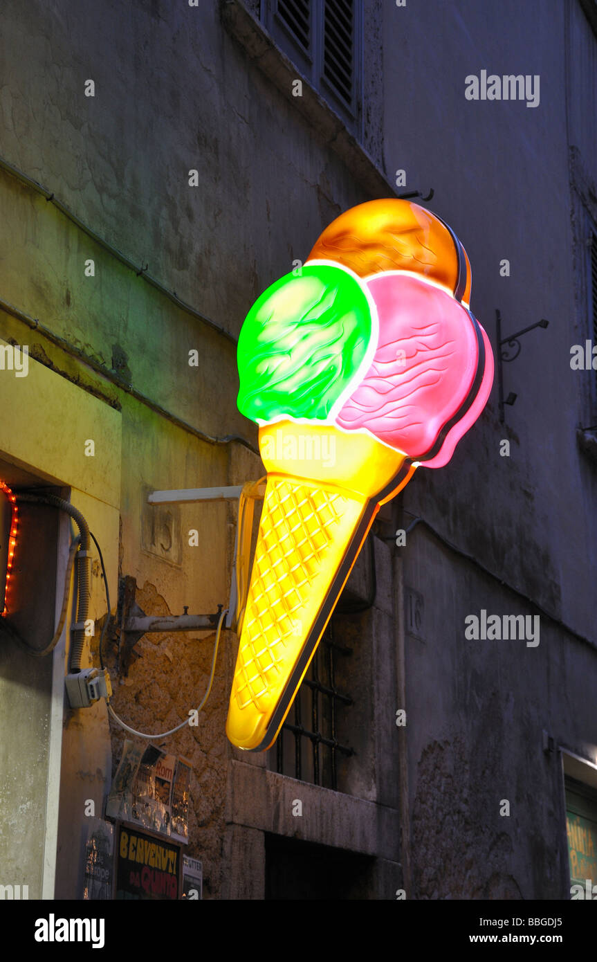 Ice cream cone sign hi-res stock photography and images - Alamy