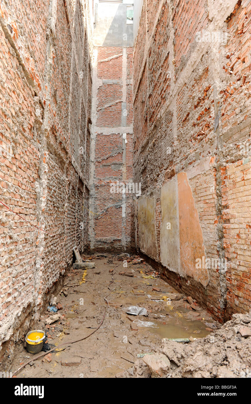 narrow building being in construction, Hanoi, vietnam Stock Photo - Alamy