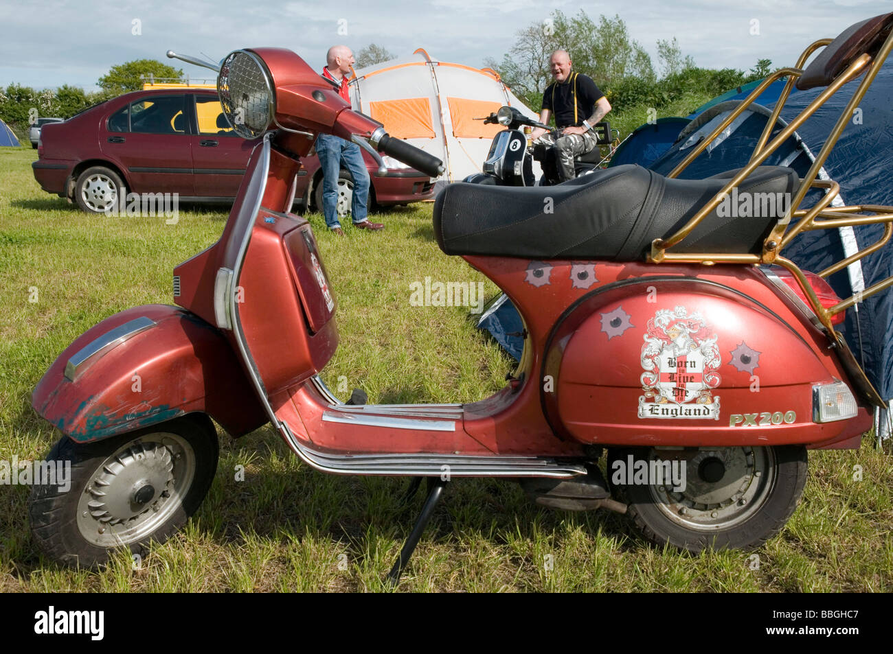 Skinheads hi-res stock photography and images - Alamy