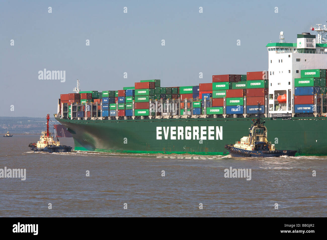 Container ships from Thamesport, Medway Estuary Stock Photo - Alamy