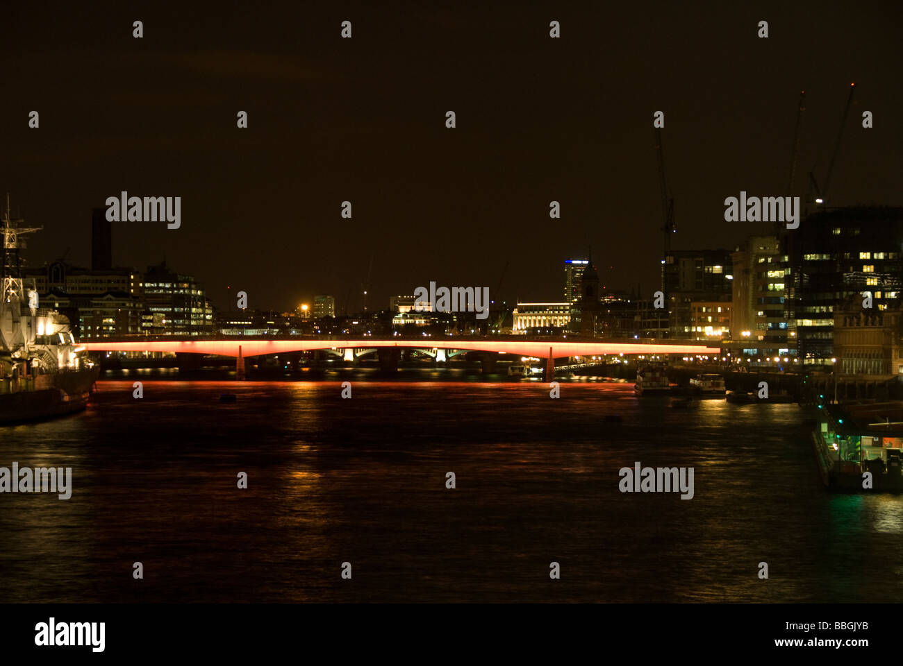 London Bridge and River Thames at night Stock Photo - Alamy