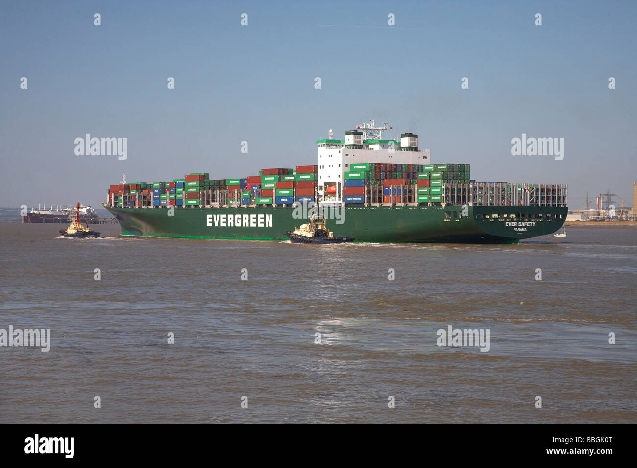 Container ships from Thamesport, Medway Estuary Stock Photo - Alamy