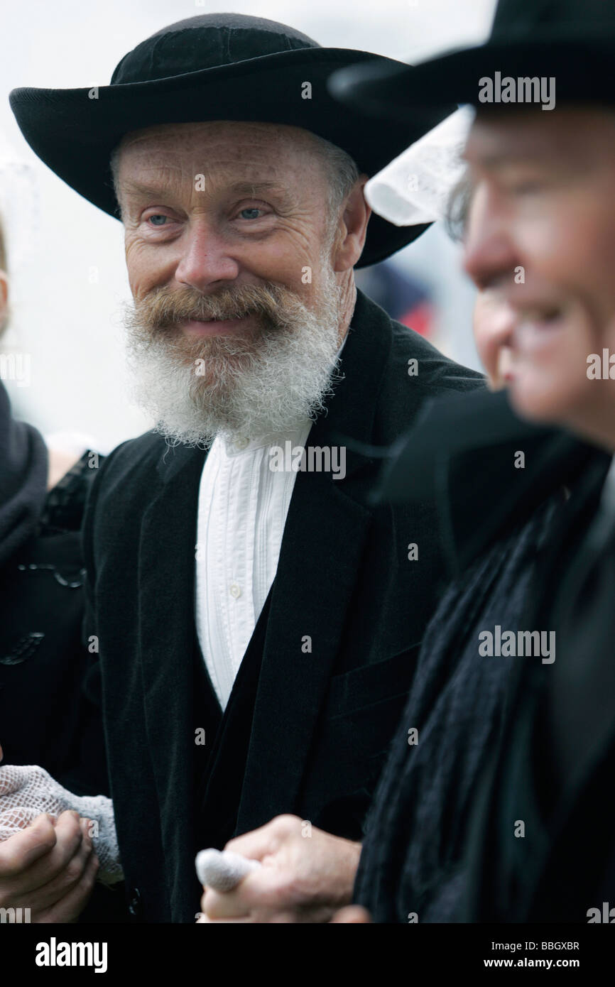 Traditional breton costume hi-res stock photography and images - Alamy