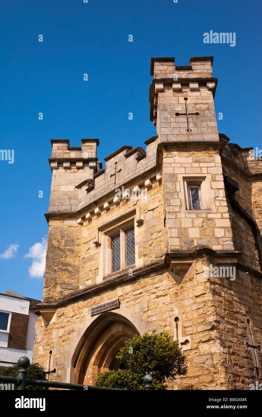 Turreted tower of the Buckingham Museum and Tourist Information Centre ...