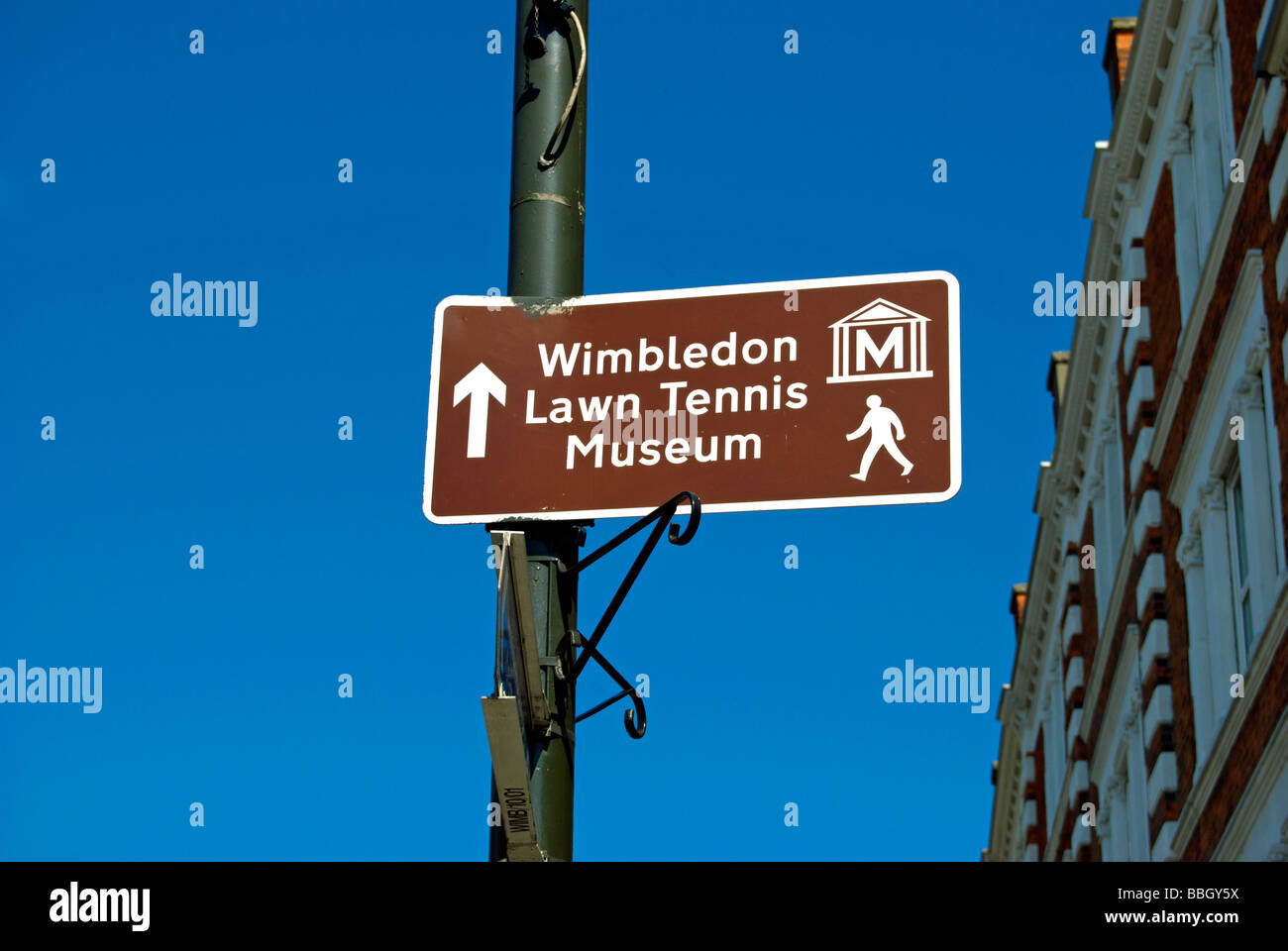 Wimbledon signs hi-res stock photography and images - Alamy