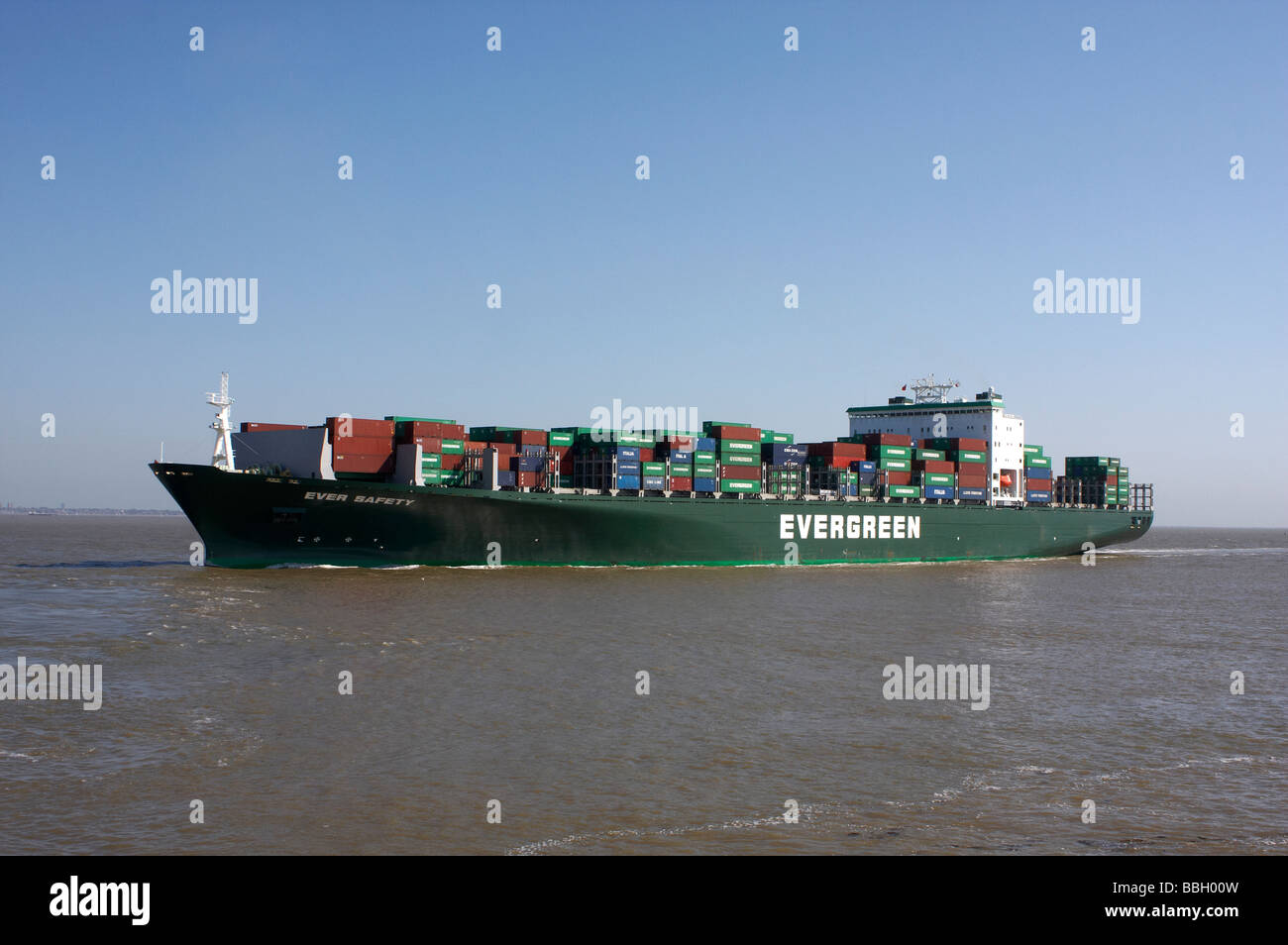 Container ships from Thamesport, Medway Estuary Stock Photo - Alamy
