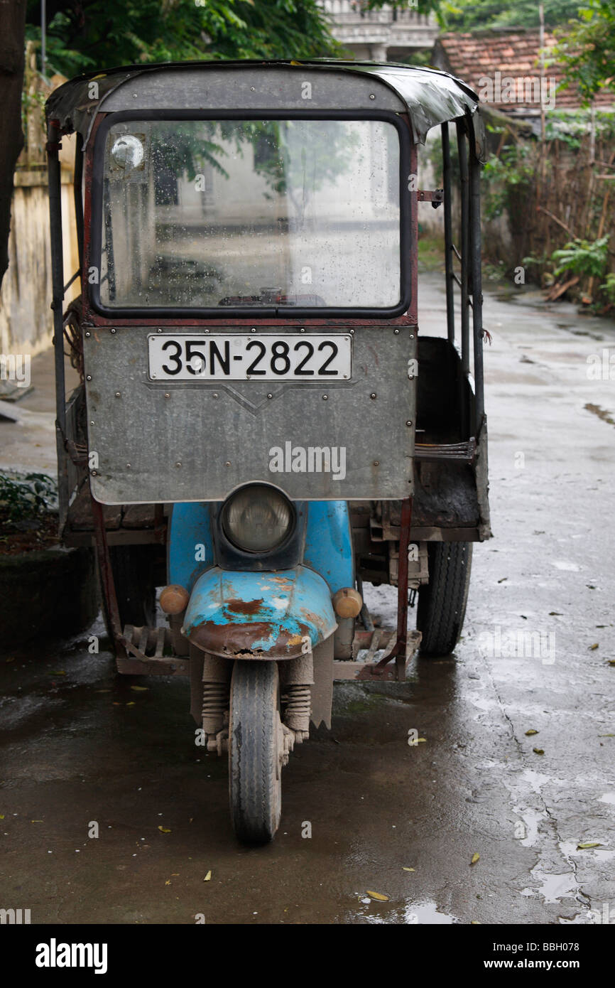 Trishaw vietnam hi-res stock photography and images - Alamy