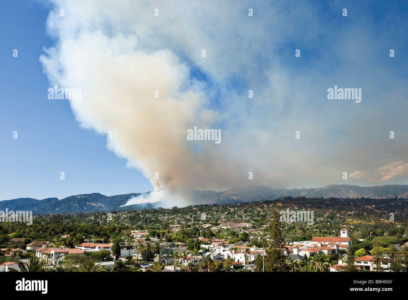 Santa Barbara, California - Smoke from early hours of Jesusita fire ...
