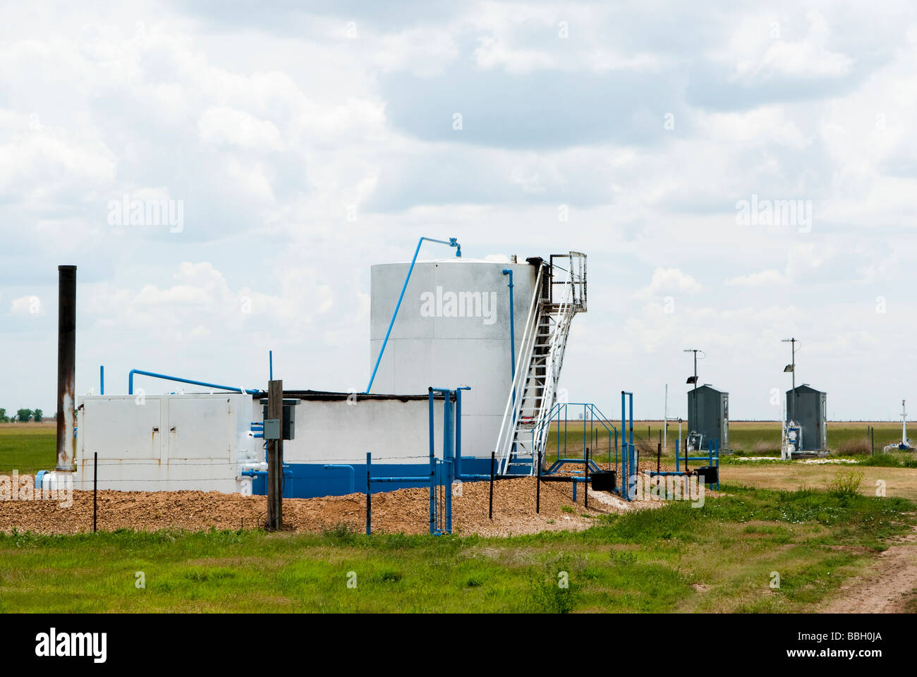 Well gas production gas processing hi-res stock photography and images ...