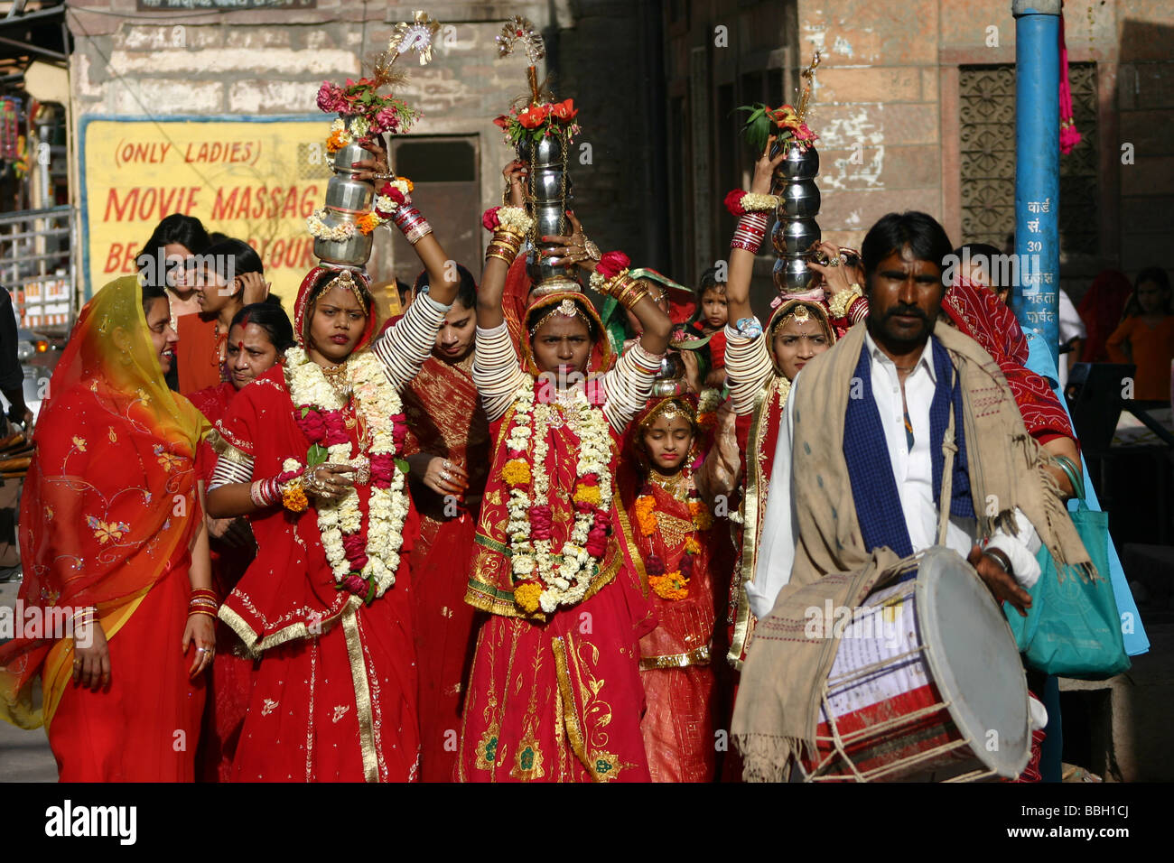 Gangaur hi-res stock photography and images - Alamy