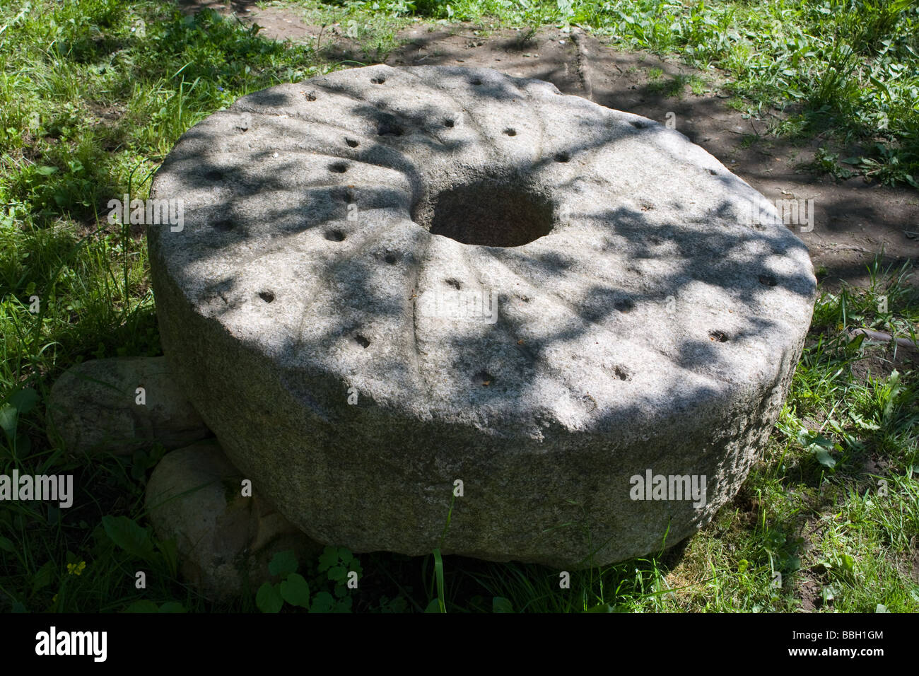 Mill stone hi-res stock photography and images - Alamy