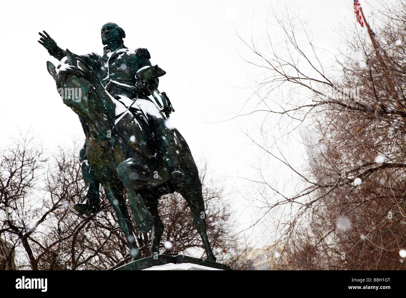 George Washington statue in snow, Union Square Stock Photo - Alamy