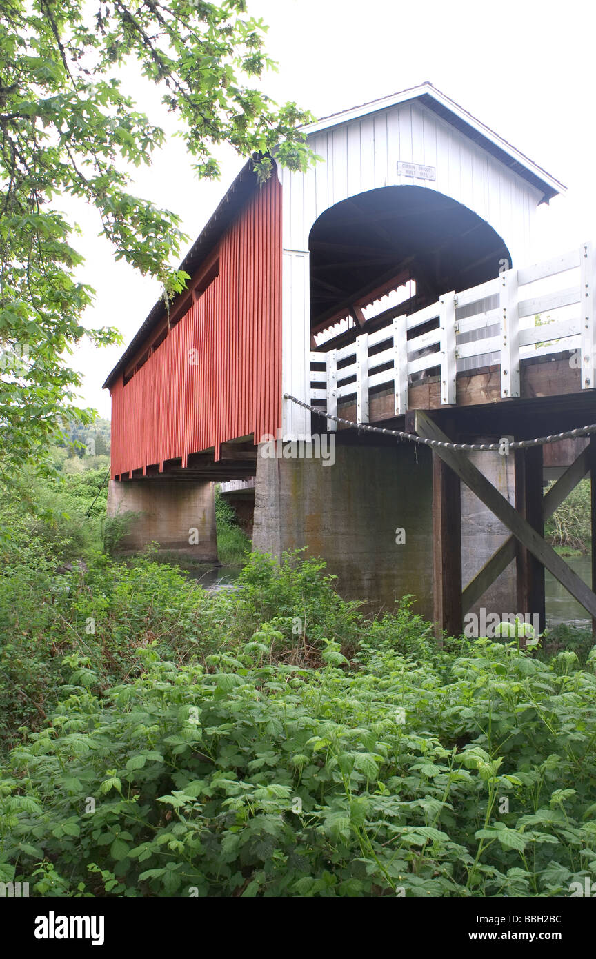Howe truss bridge hi-res stock photography and images - Alamy