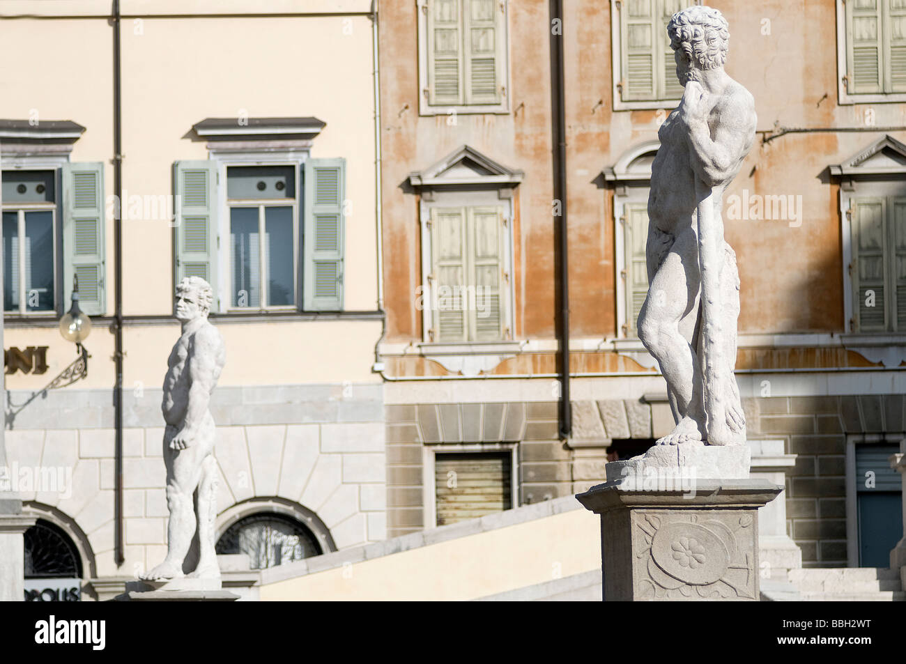 two statues in Liberty Square in Udine, Italy Stock Photo - Alamy