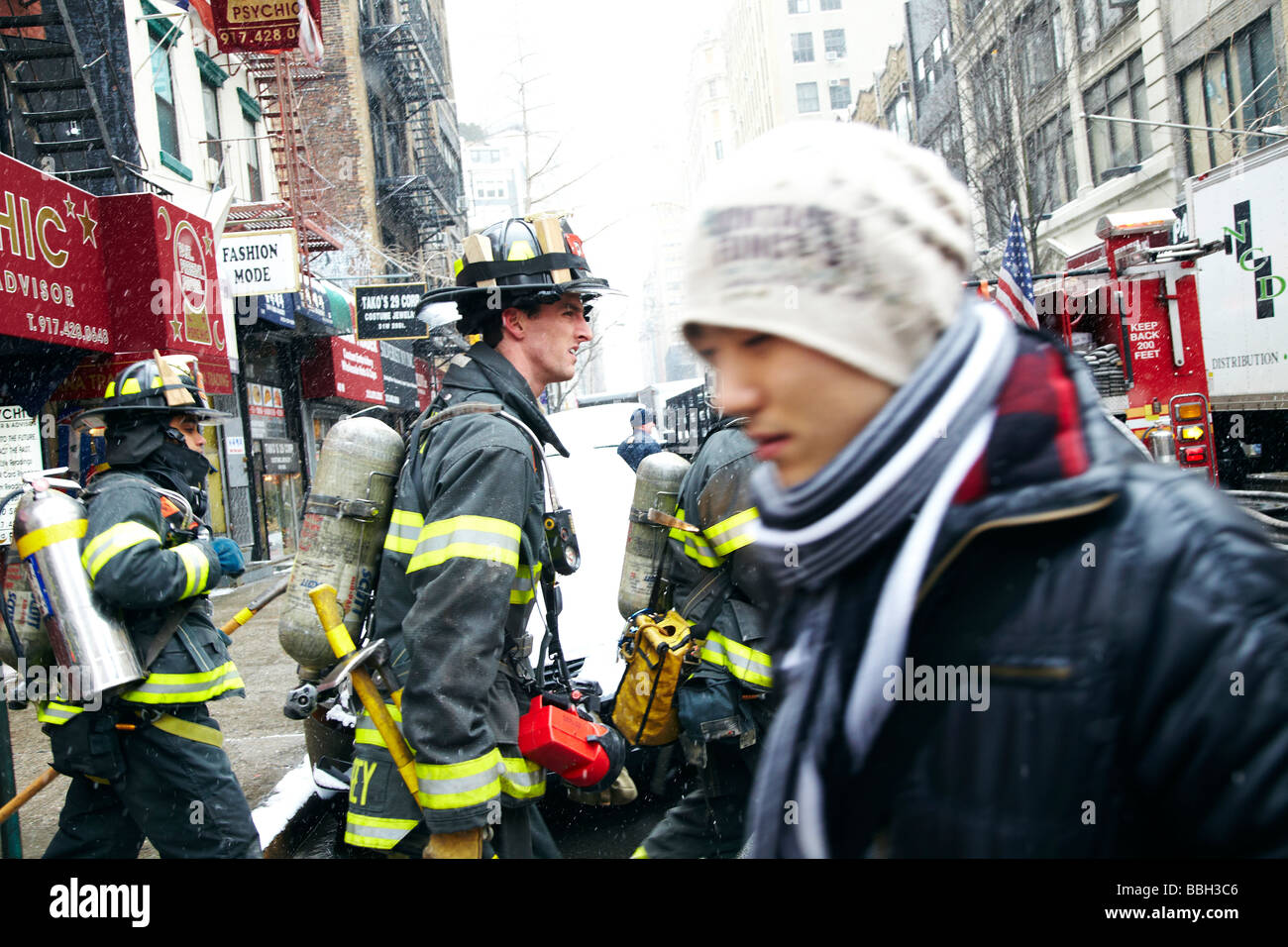 New York firefighters in action Stock Photo - Alamy