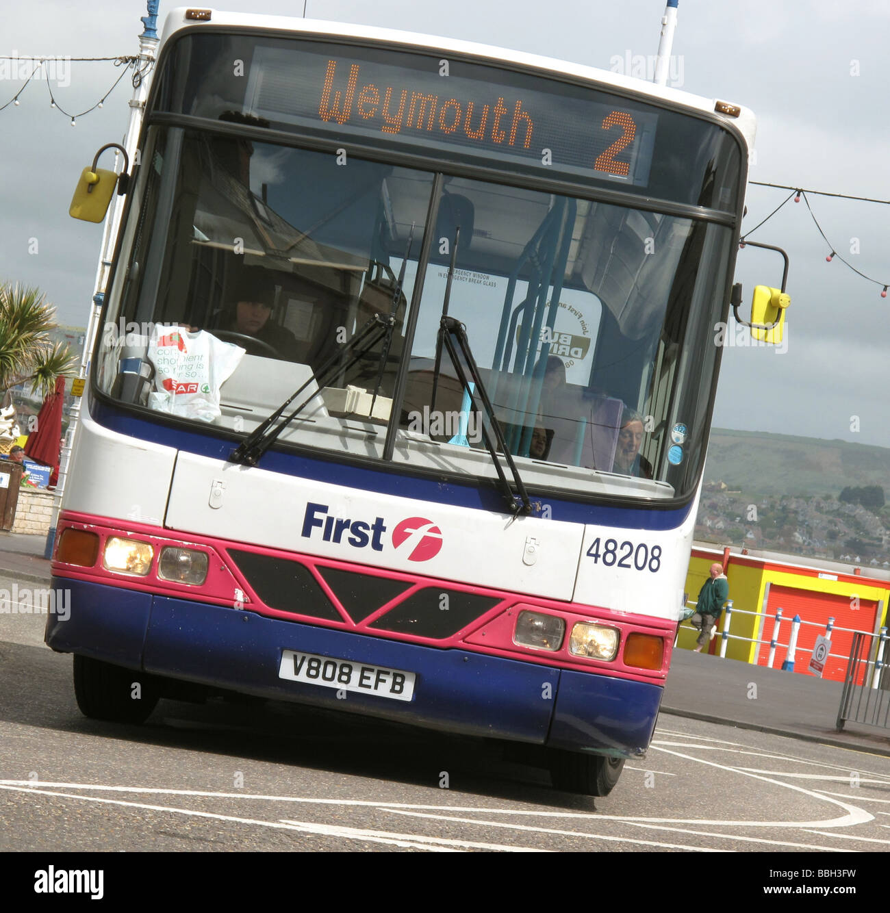 Buses turning sign hi-res stock photography and images - Alamy