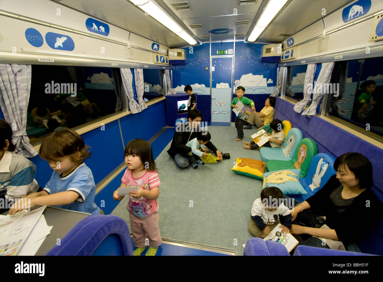 The JR Asahiyama Zoo train has a special reading and rumpus room ...