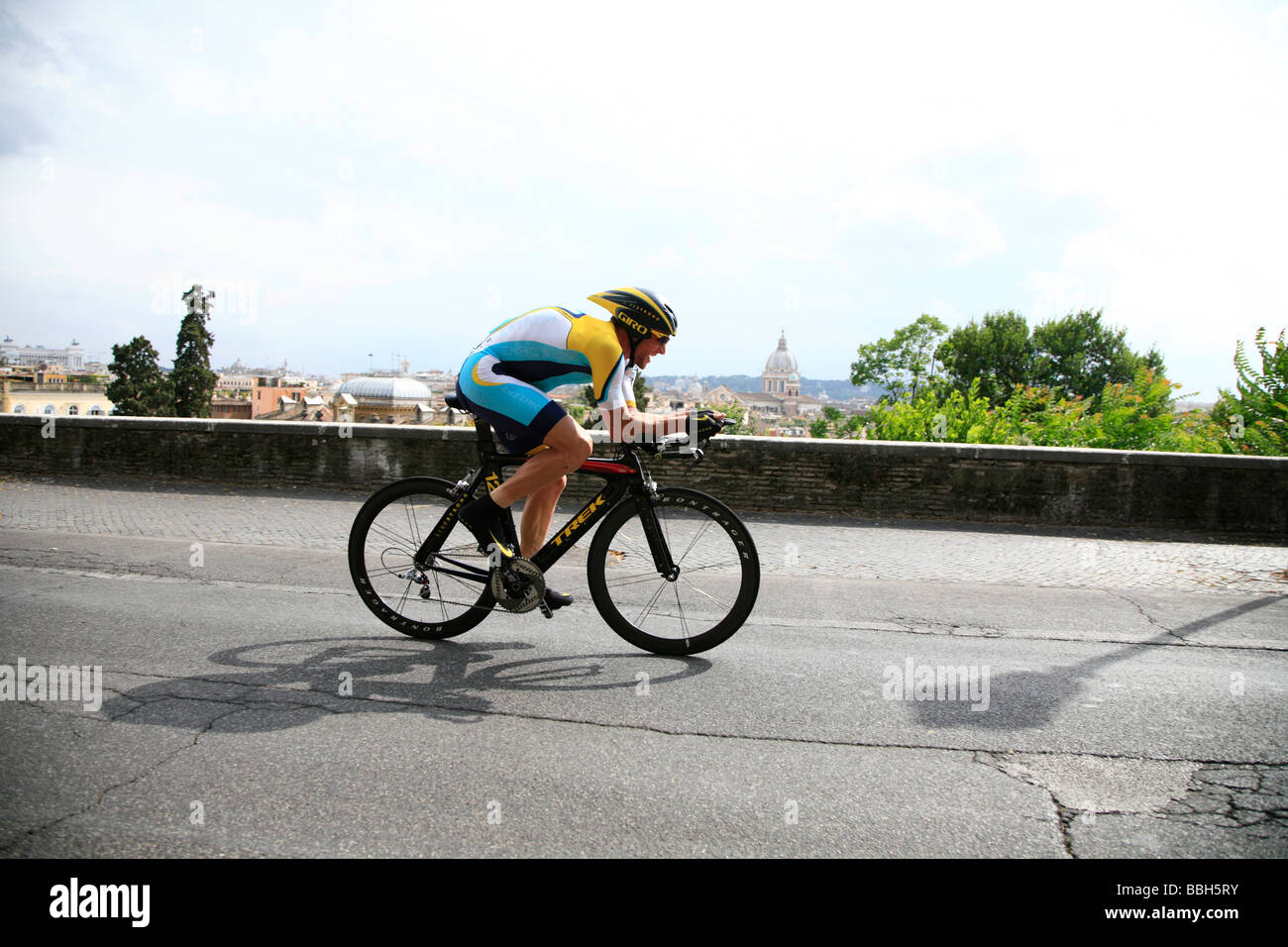 Lance Armstrong racing in Giro d'Italia cylcle race time trials last ...