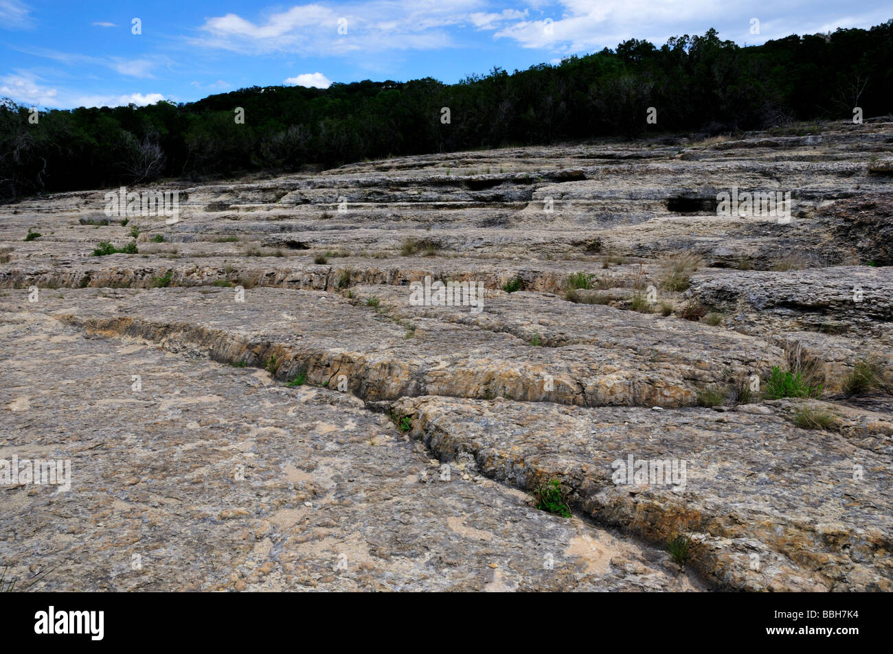 Faulted strata hi-res stock photography and images - Alamy