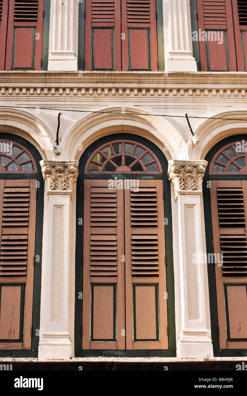Singapore, Chinatown, traditional shophouse architecture Stock Photo ...