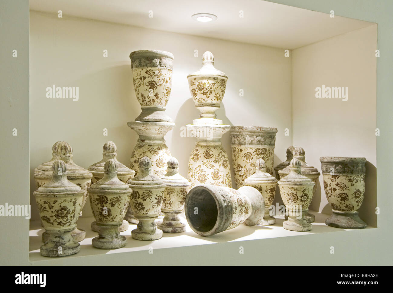 Ancient containers hi-res stock photography and images - Alamy