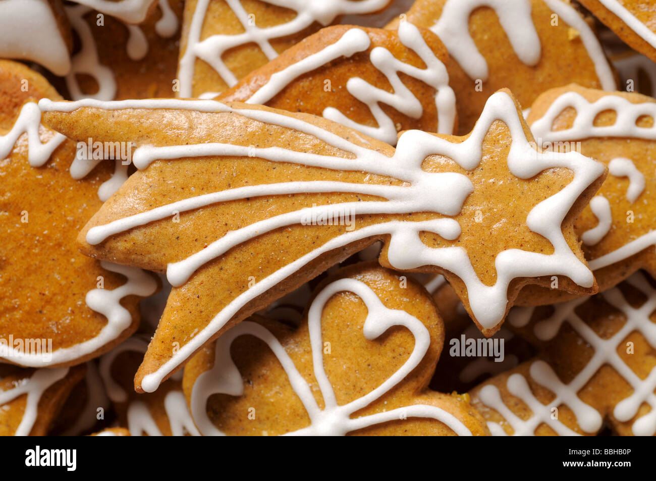 Gingerbread cookies white icing decorated hi-res stock photography and ...