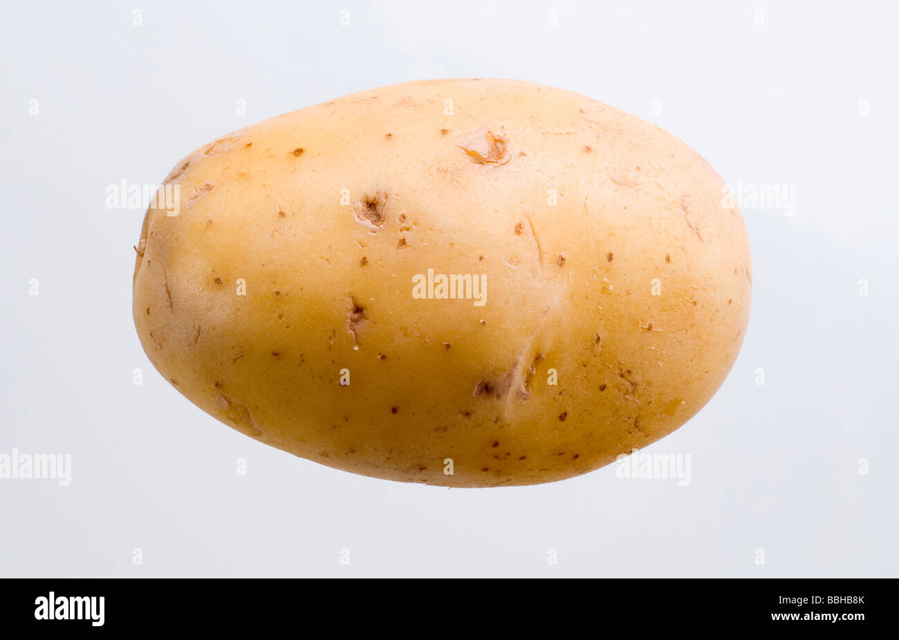 Single potato hi-res stock photography and images - Alamy