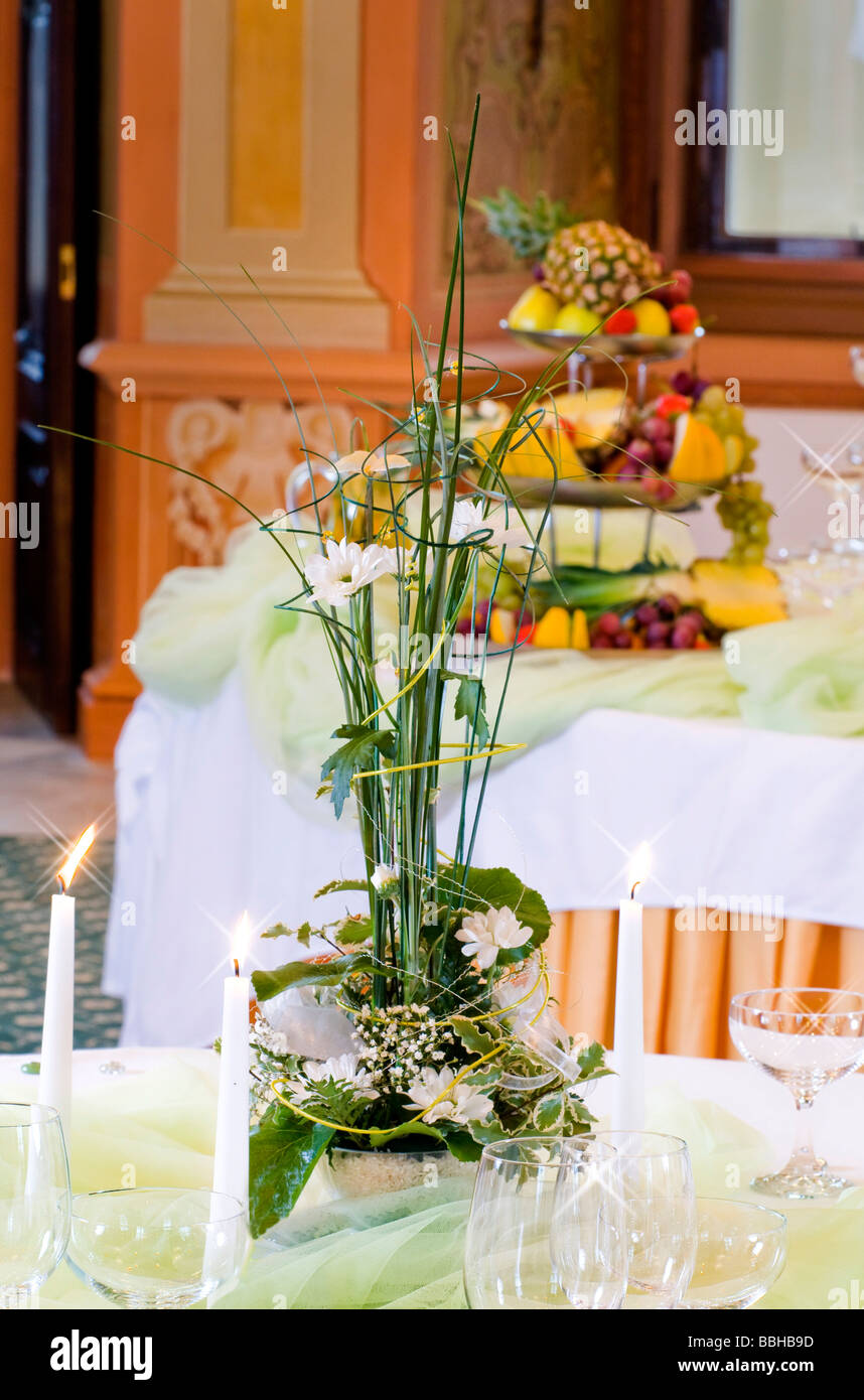 Floral decoration as part of a fancy table setting Stock Photo - Alamy