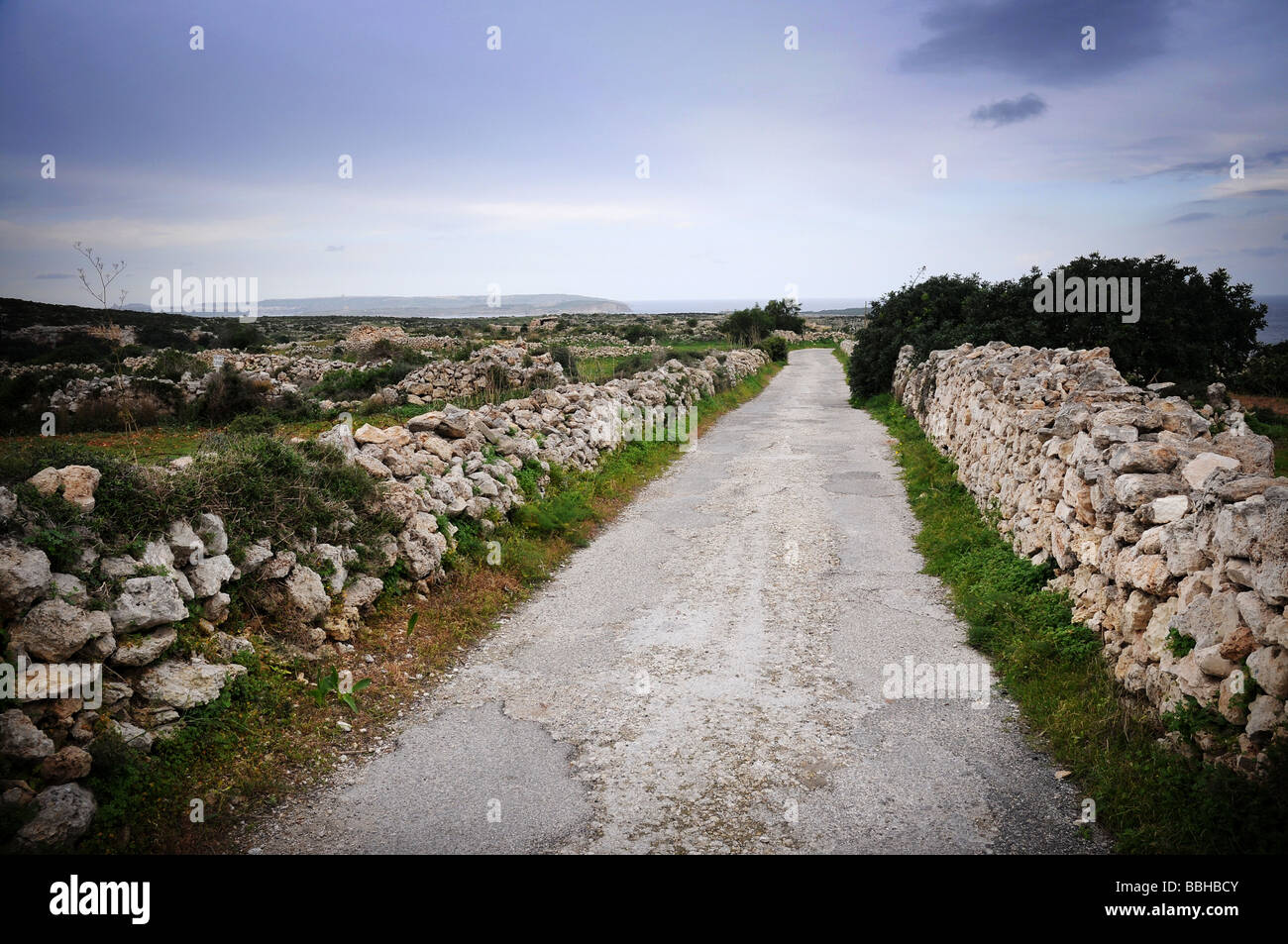 Country Road Stone Wall High Resolution Stock Photography and Images ...
