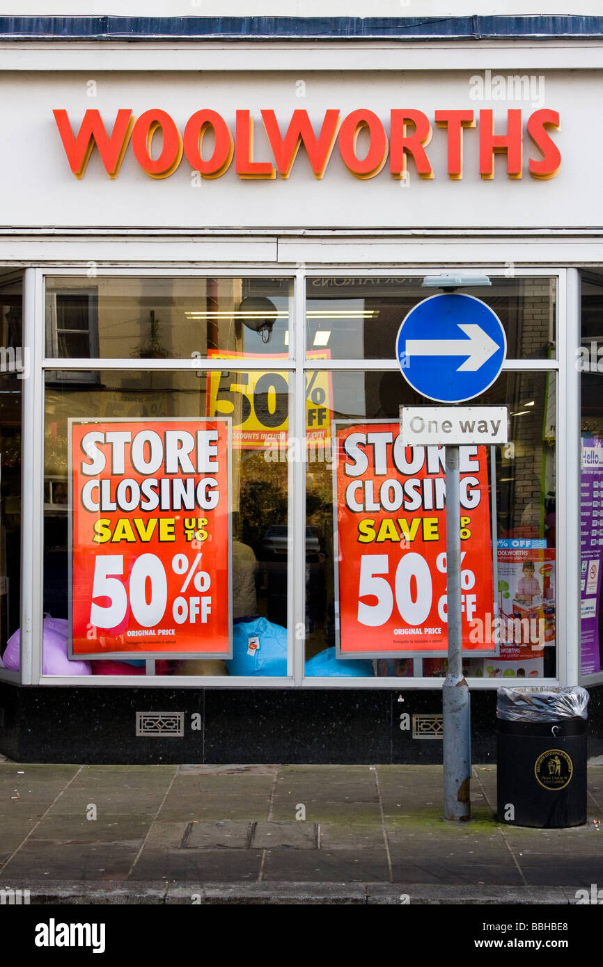 Woolworths closing down hi-res stock photography and images - Alamy