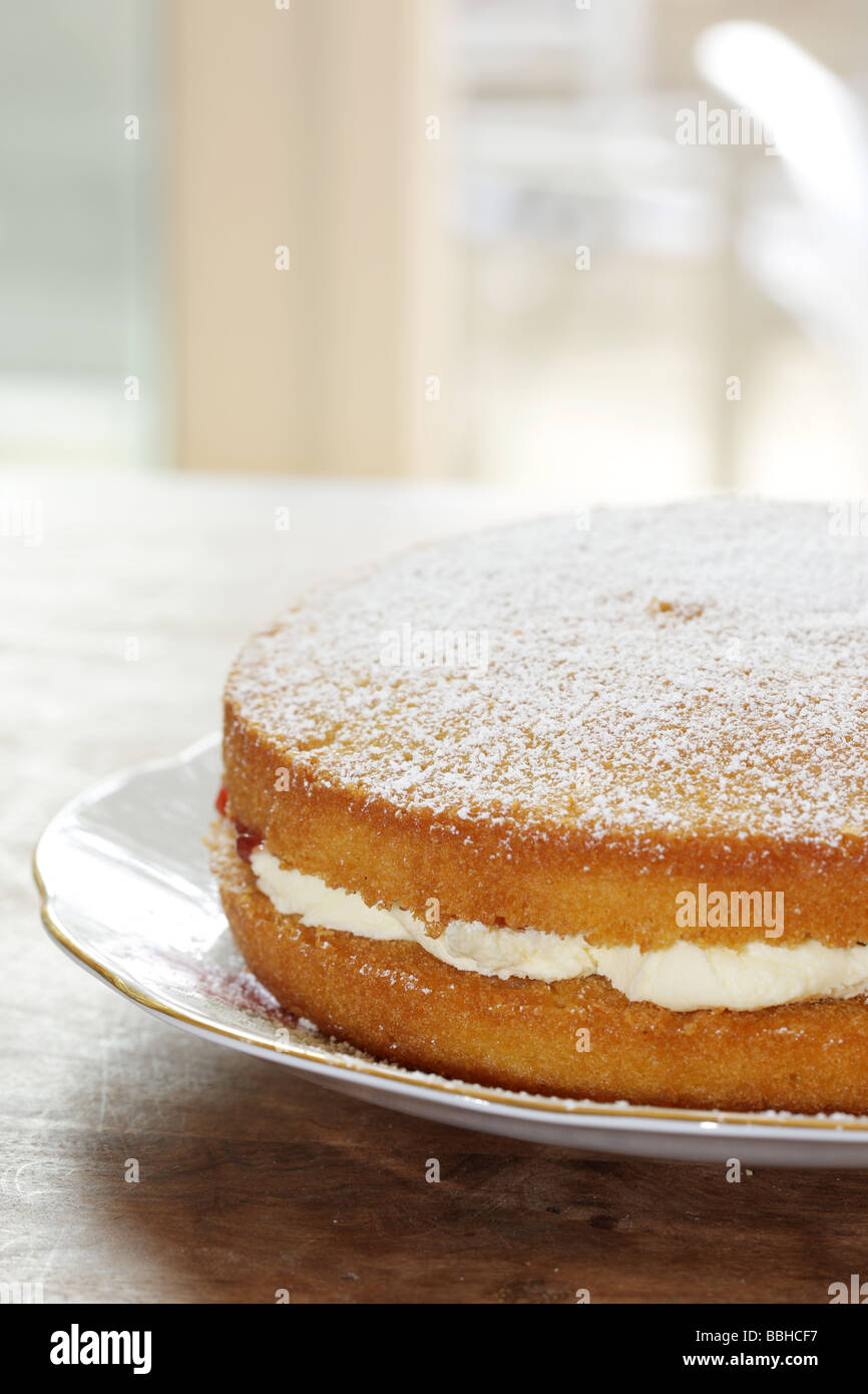 Victoria Sponge Cake Stock Photo - Alamy