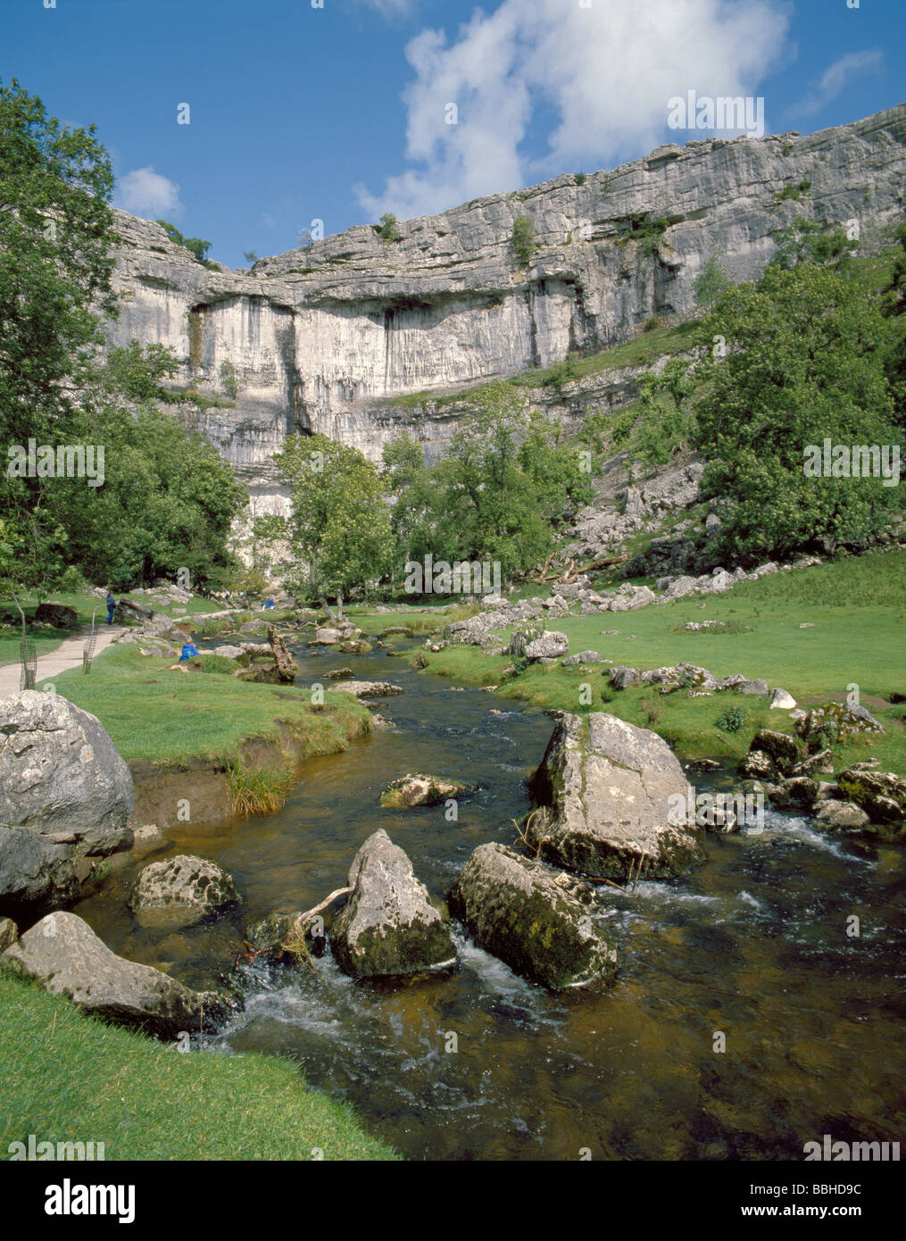 Malham Cove, Malhamdale, Yorkshire Dales National Park, North Yorkshire ...