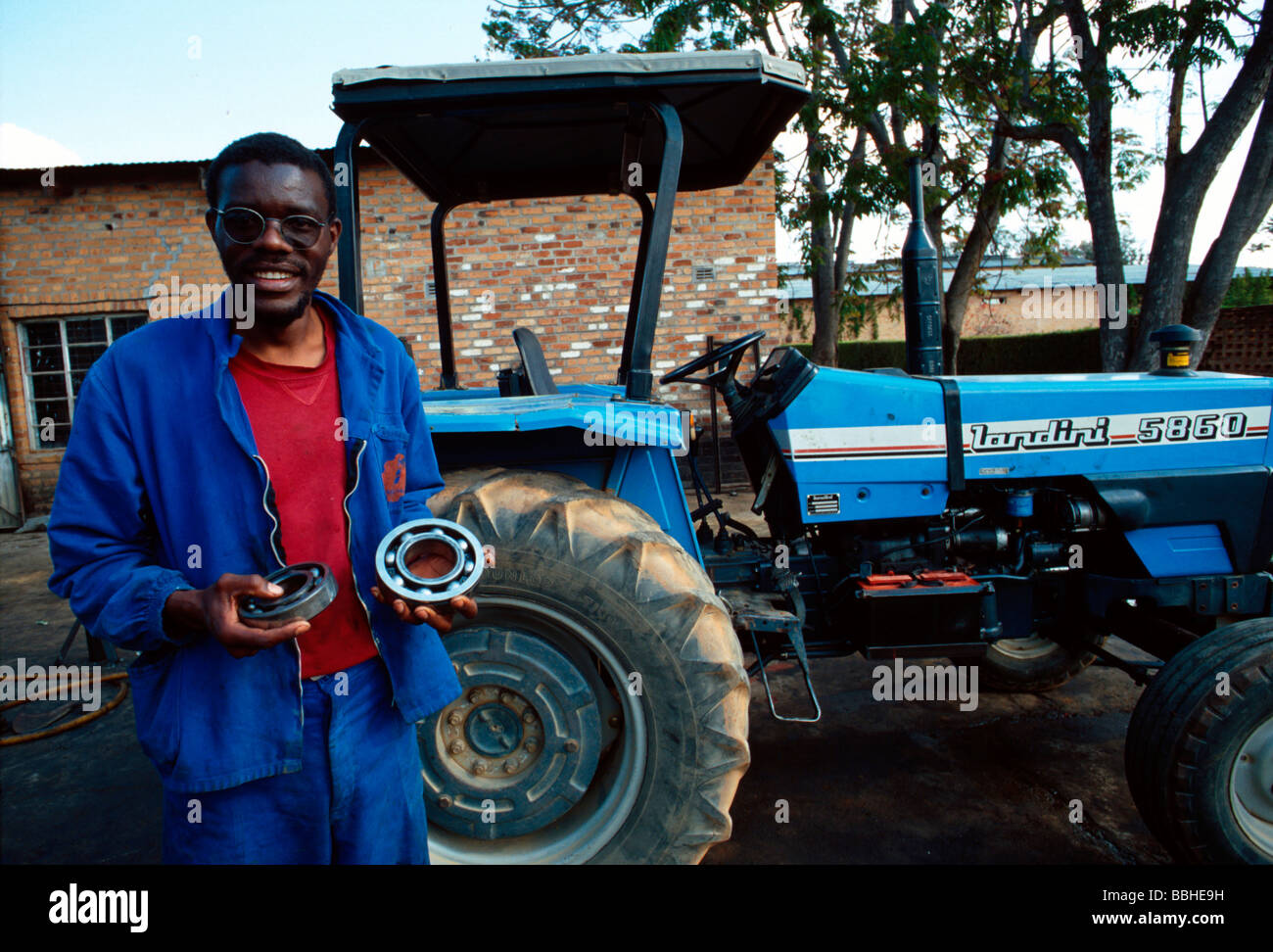 Zimbabwe farm hi-res stock photography and images - Alamy