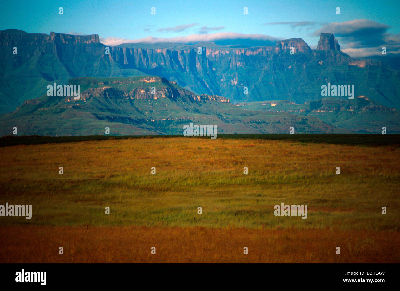 Amphitheatre drakensberg clouds hi-res stock photography and images - Alamy
