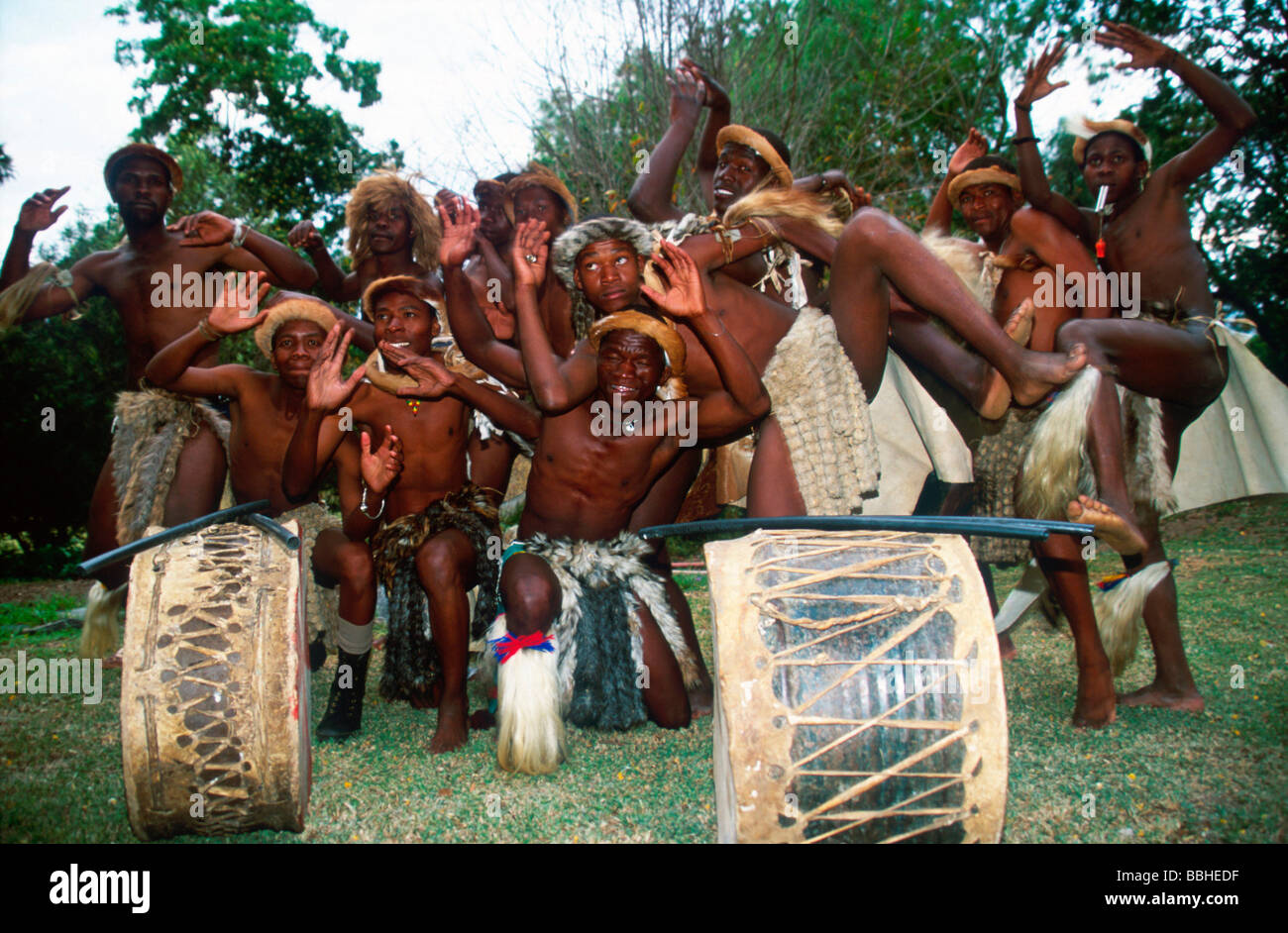 Muden 12 2002 ntraditional drum drums zulu traditional dress amabheshu ...