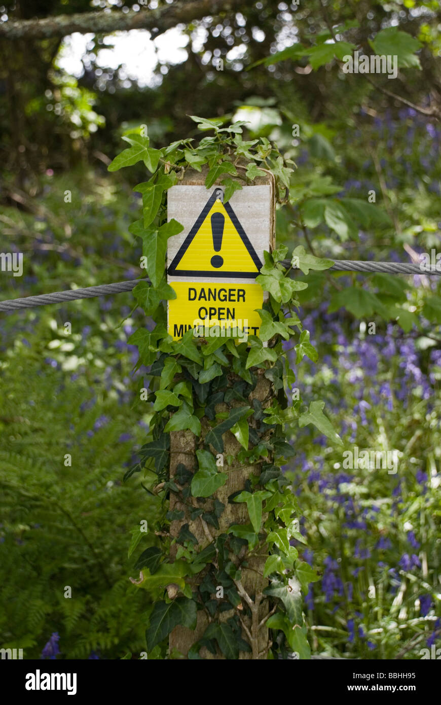 Mineshaft warning sign Stock Photo - Alamy