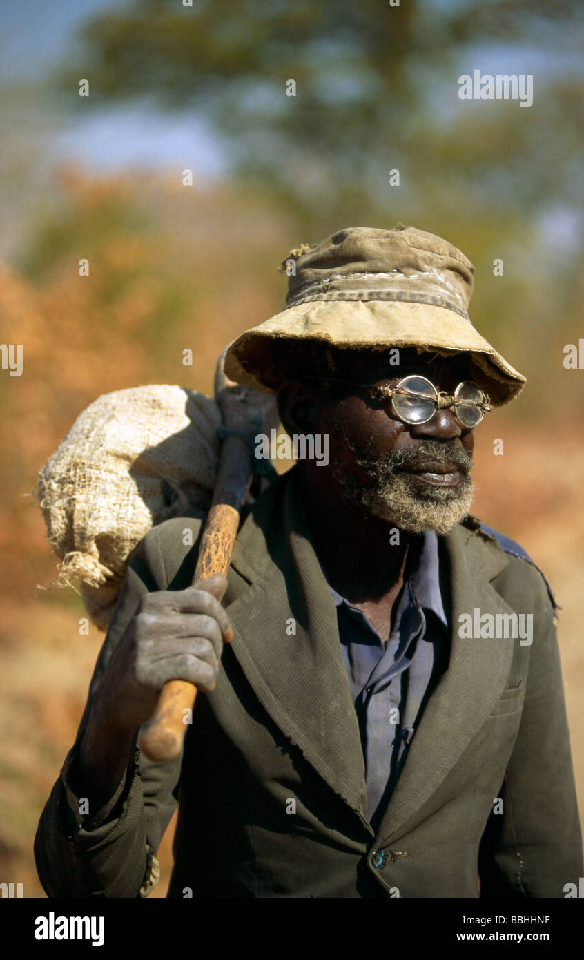 ELDERLY ZIMBABWEAN MAN WITH DO IT YOURSELF SPECTACLE REPAIRS ZIMBABWE ...