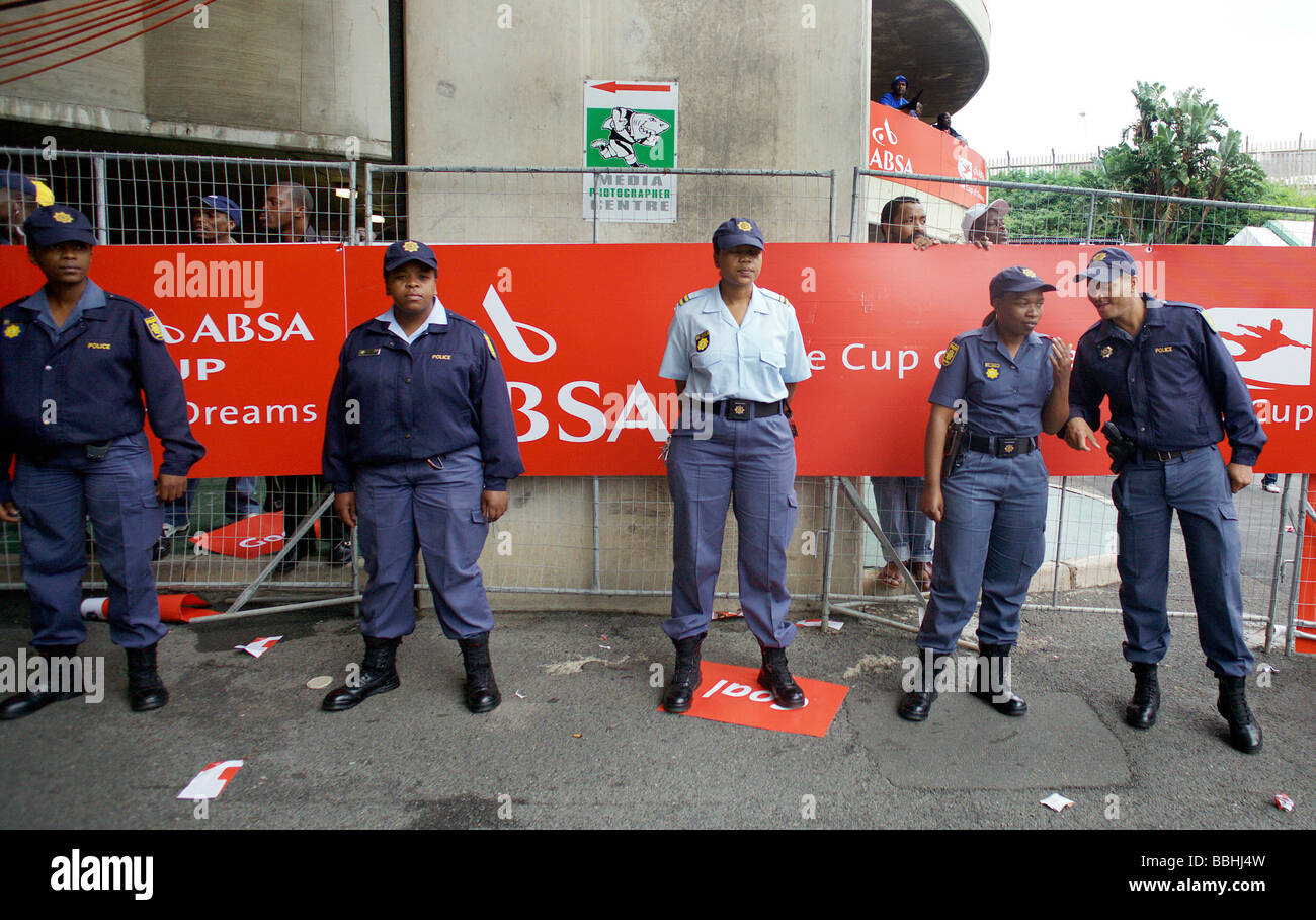 Hundreds of members of the South African Police Services SAPS take ...