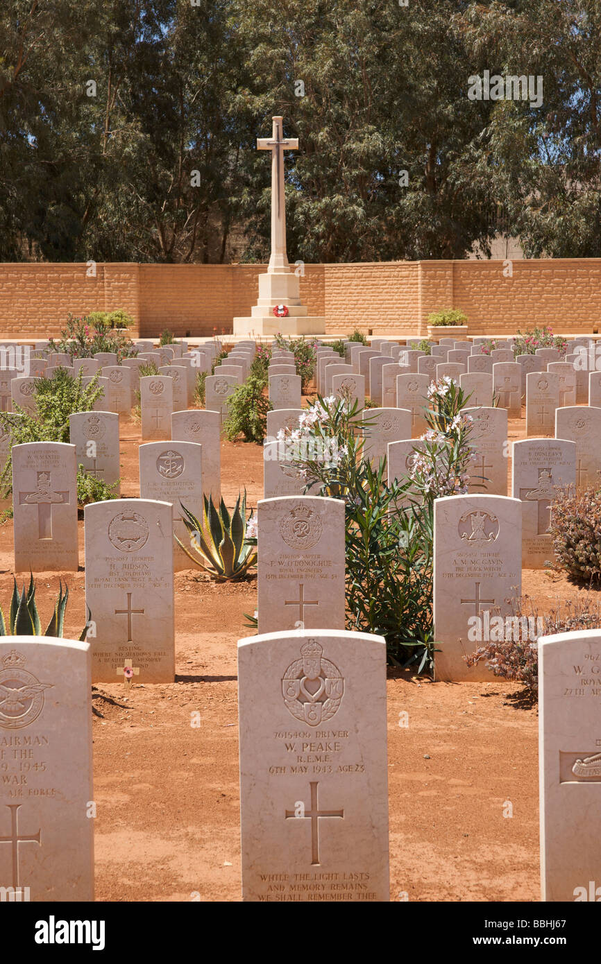 Cwgc cemetery hi-res stock photography and images - Alamy
