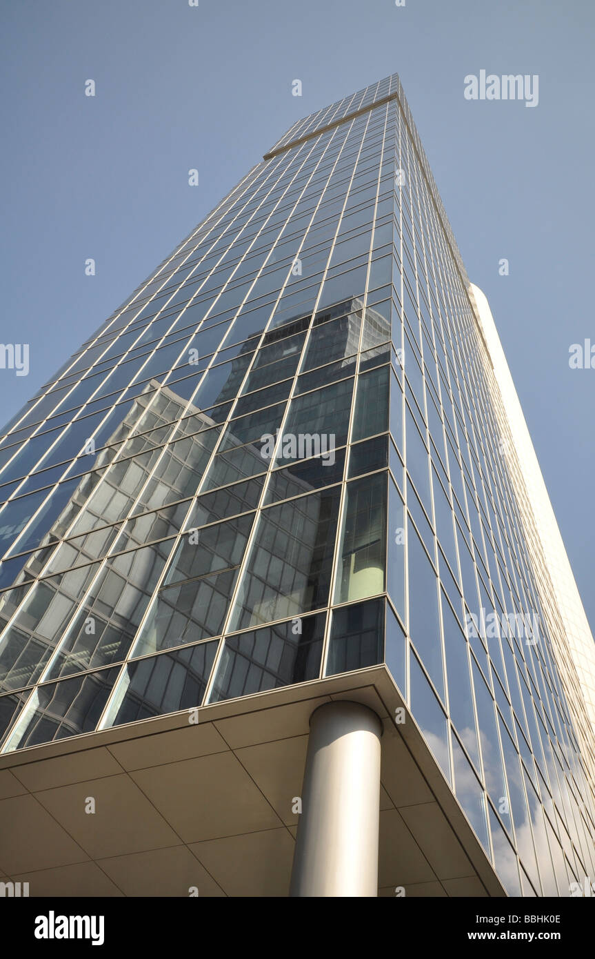 Modern city of high rise building hi-res stock photography and images ...