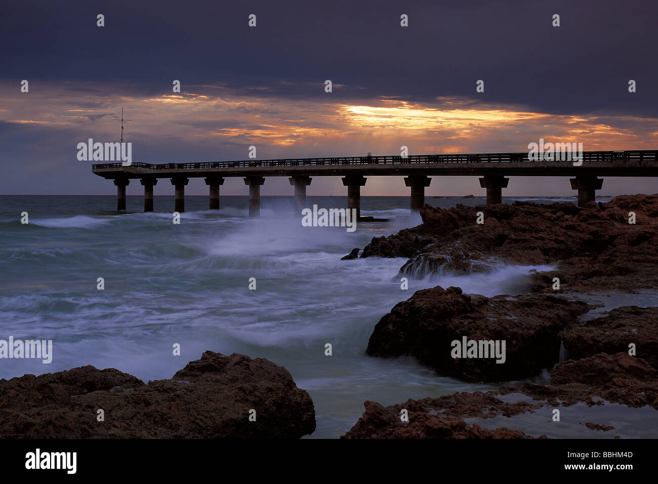 Shark rock pier hi-res stock photography and images - Alamy