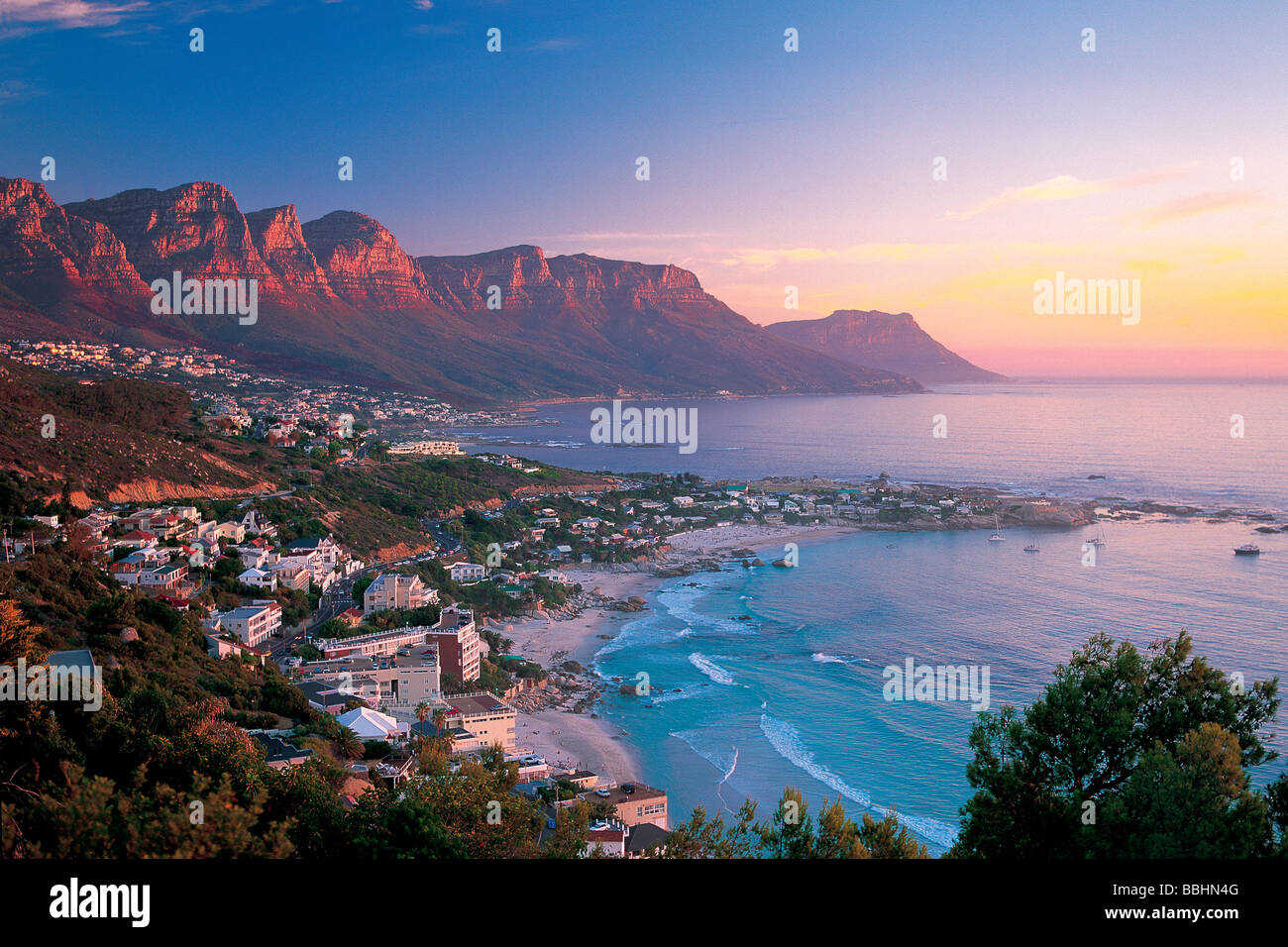 SUNSET TINTING THE PEAKS OF THE TWELFE APOSTELS STANDING GUARD OVER ...