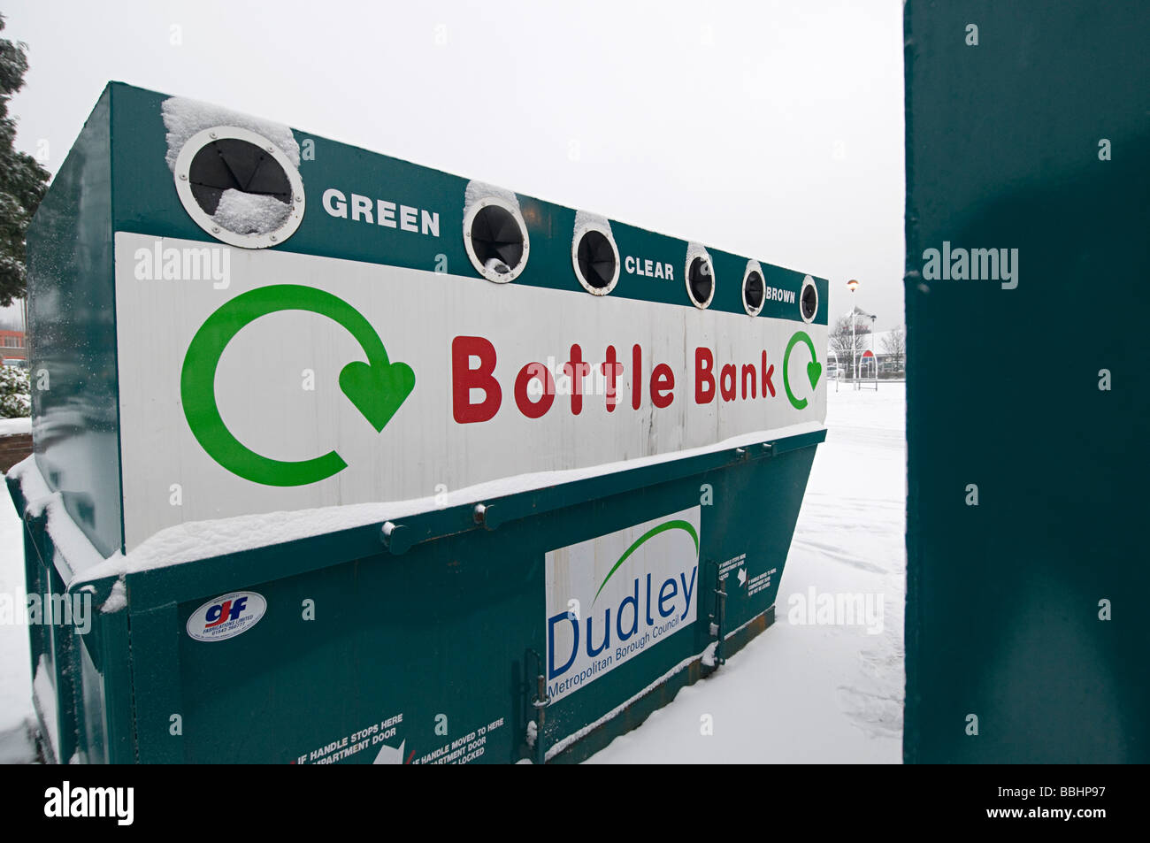 Plastic bottle separation recycle bank hi-res stock photography and ...