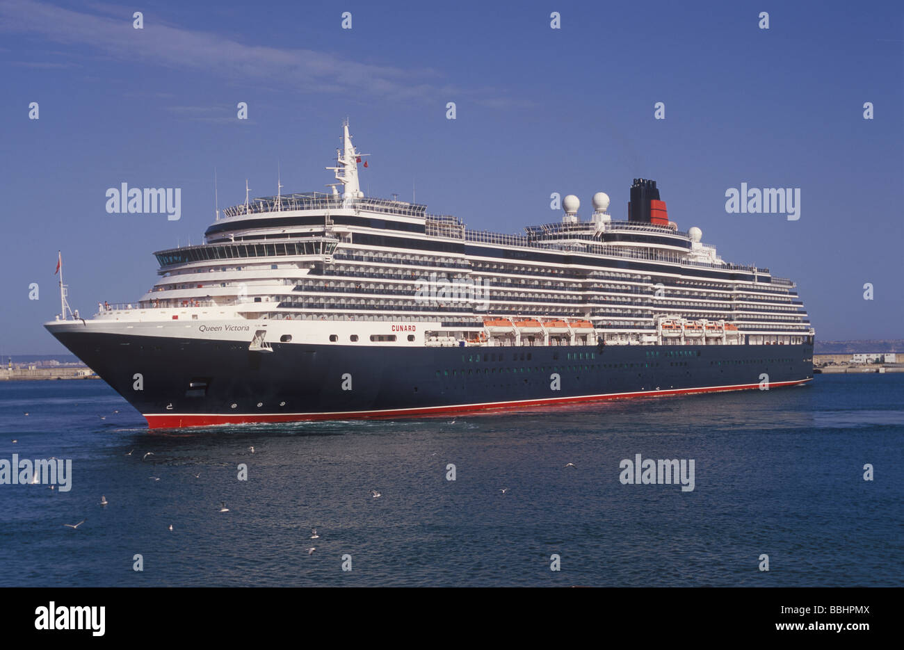 Queen victoria cruise hi-res stock photography and images - Alamy