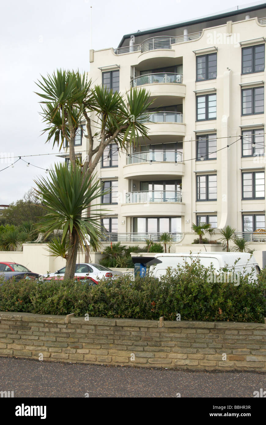 Worthing seafront promenade hi-res stock photography and images - Alamy