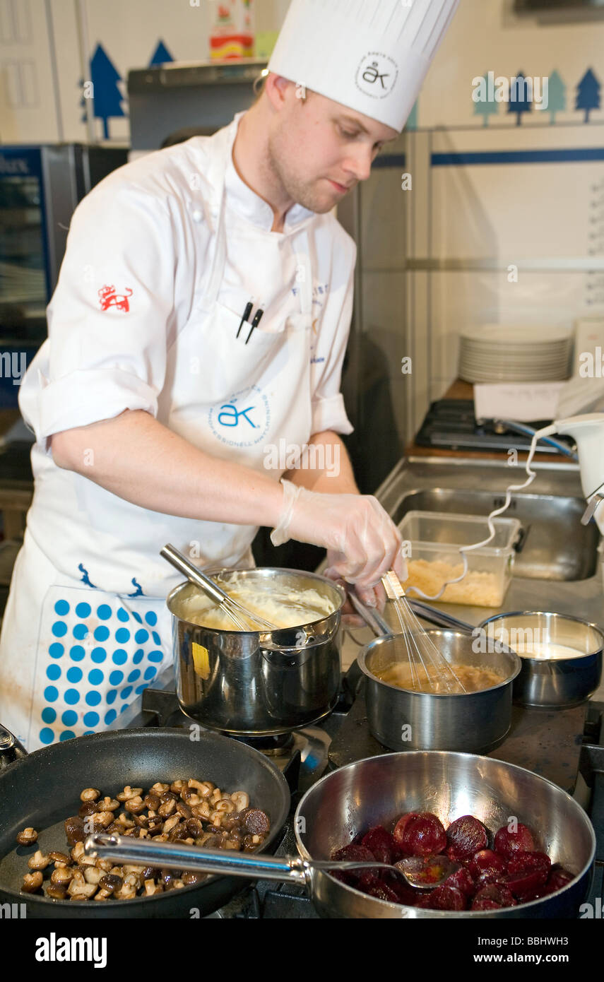 Professional chef hi-res stock photography and images - Alamy