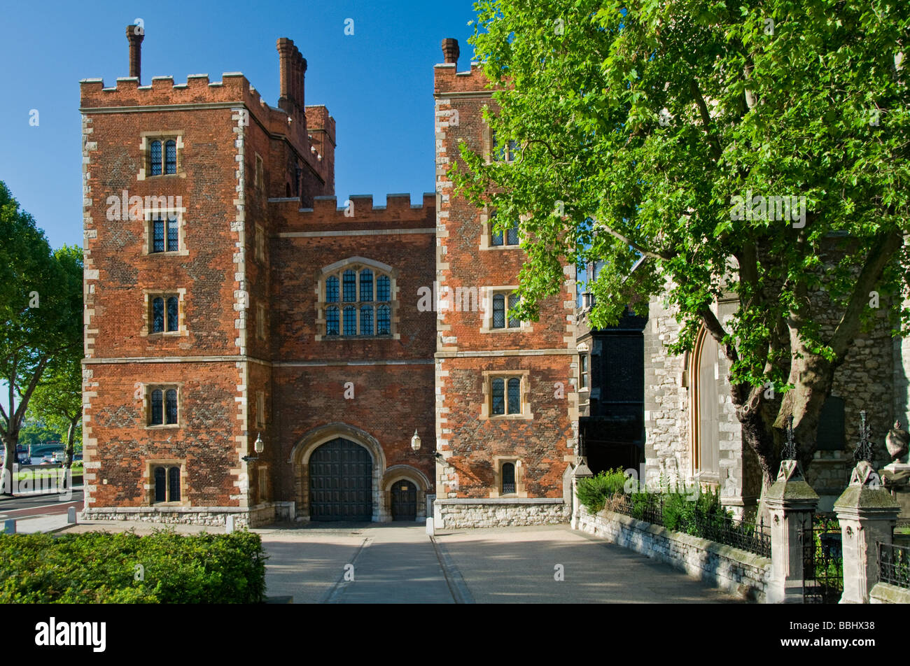 Tudor tower hi-res stock photography and images - Alamy