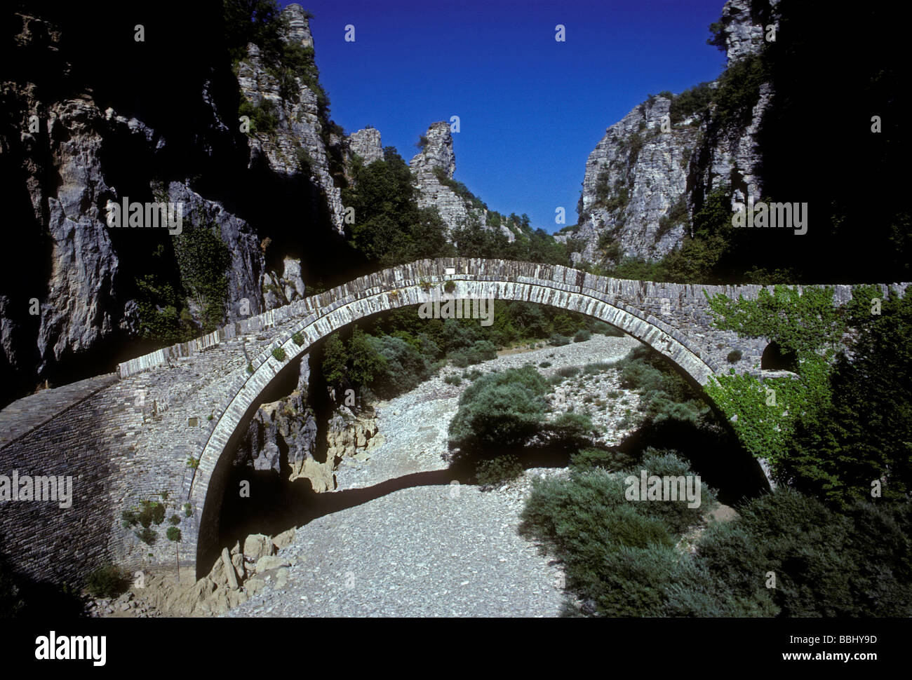 Stone bridge near Koukouli Zagoria District Pindos Mountains Epirus ...
